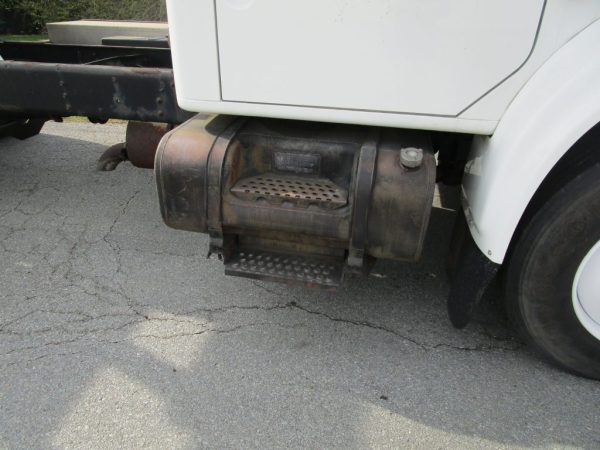 2000 International 4700 Chevron 19' Aluminum Rollback | Nussbaum Equipment