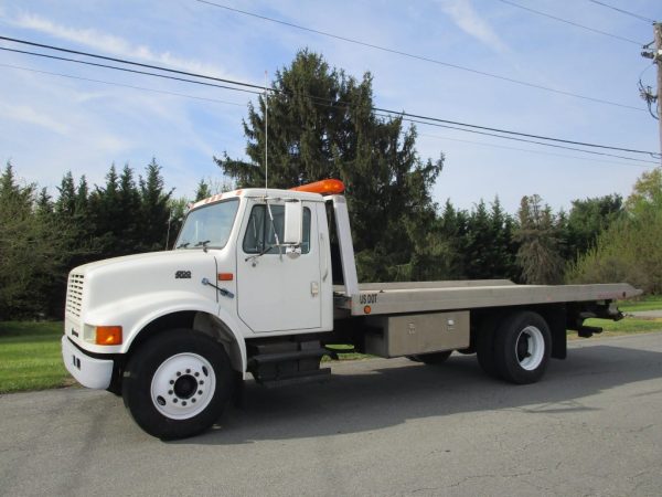 2000 International 4700 Chevron 19' Aluminum Rollback | Nussbaum Equipment